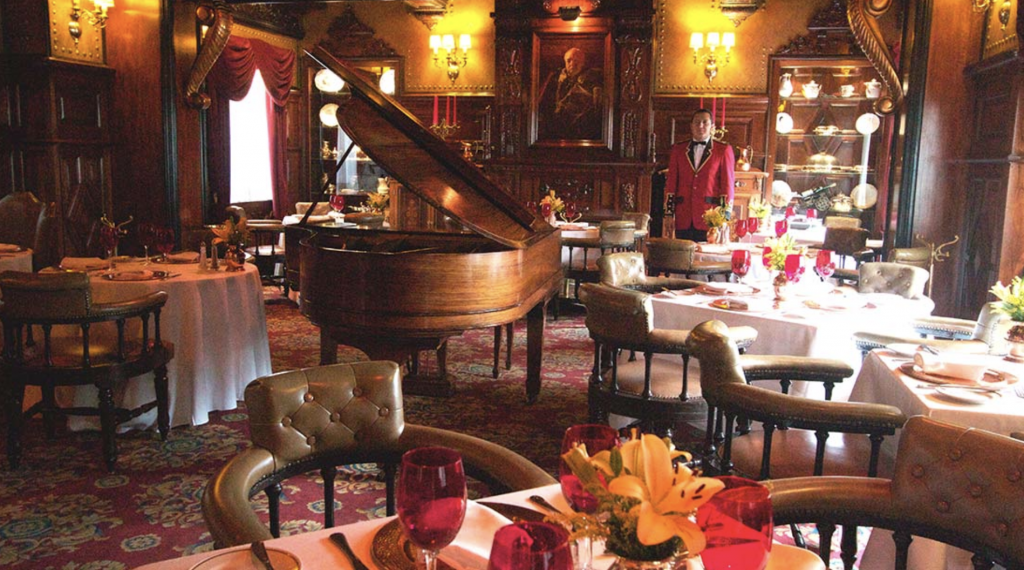 Mesa para uno: Adiós a Sir Winston Churchill’s - Culinaria Mexicana