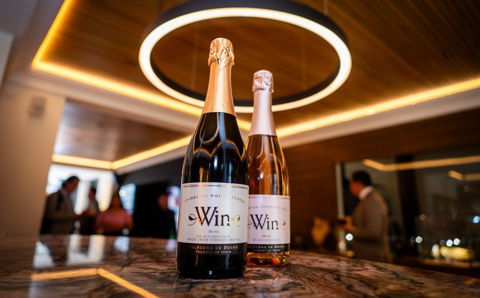 ¡Brinda con Win! El nuevo vino espumoso sin alcohol